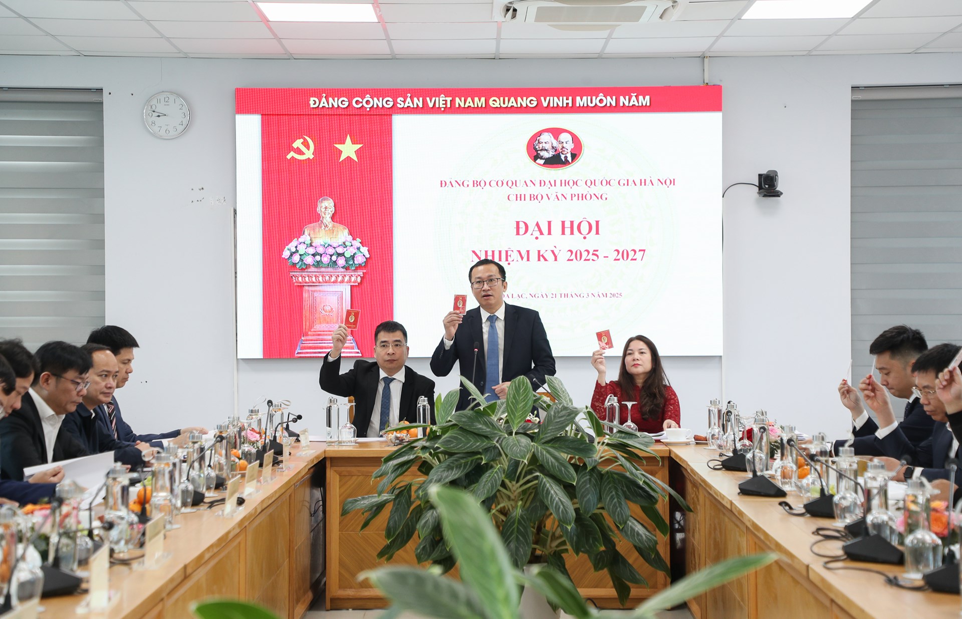 Đại hội Chi bộ Văn phòng ĐHQGHN: Năng cao hiệu quả mô hình quản trị văn ...