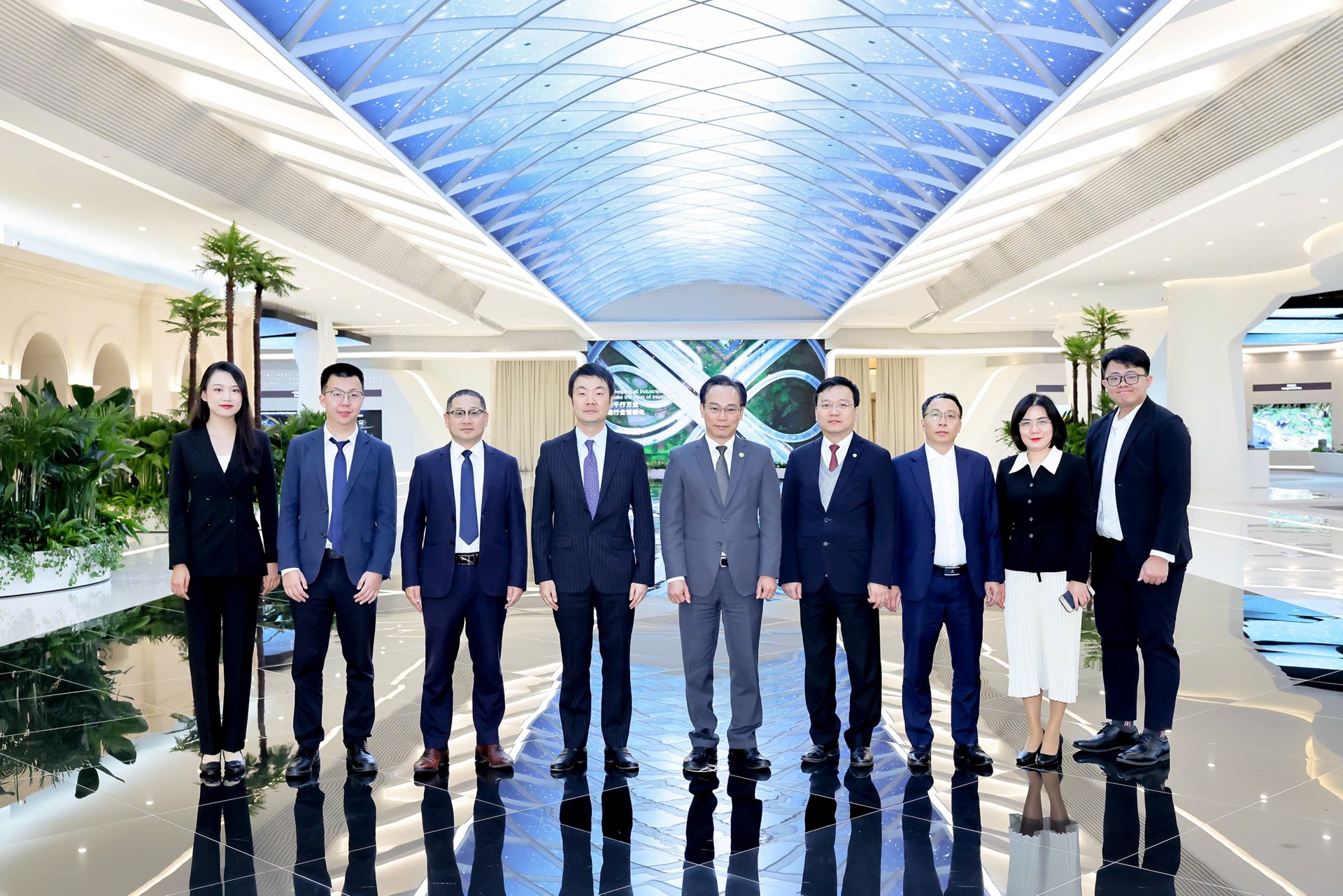 VNU and Huawei Group promote strategic cooperation in digital ...