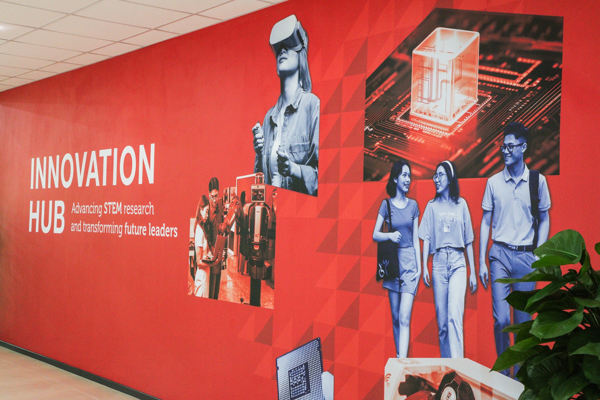 VNU-RMIT INNOVATION HUB: Không gian kết nối và thúc đẩy hoạt động đổi ...