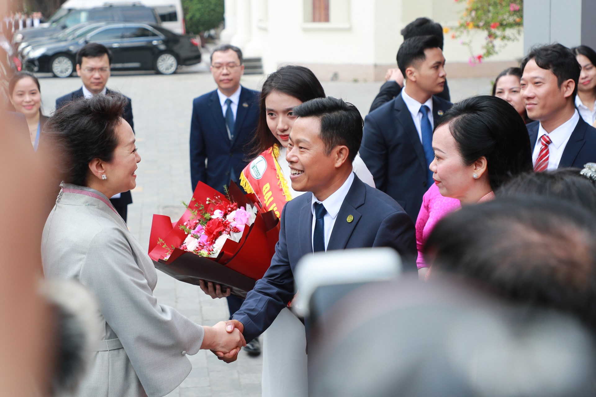 Spouse of Vietnamese President Phan Thi Thanh Tam and spouse of the ...