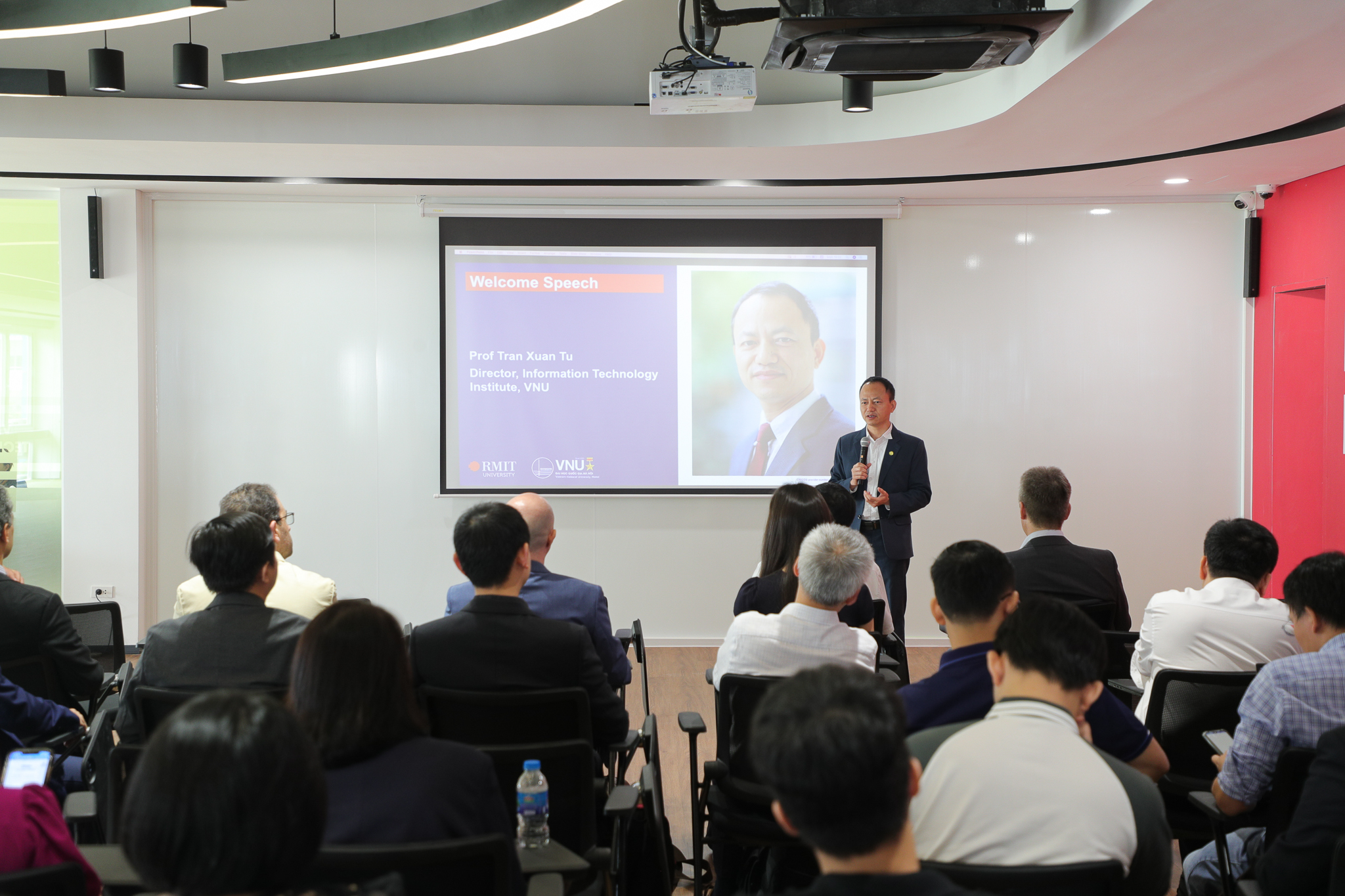 RMIT and VNU collaborate on AI and semiconductor research